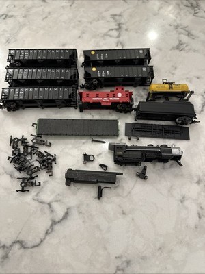 N Scale Train Lot – 5 Hoppers, Caboose, Tank Car, Loco Shell & Parts | eBay