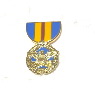 US ARMED FORCES DEFENSE DISTINGUISHED SERVICE MEDAL MINITURE HAT LAPEL ...