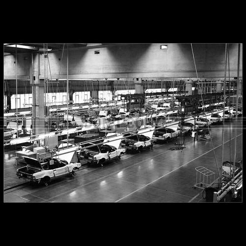 Photo A.025929 CADILLAC ALLANTE ASSEMBLY LINE PININFARINA FACTORY 1986 ...