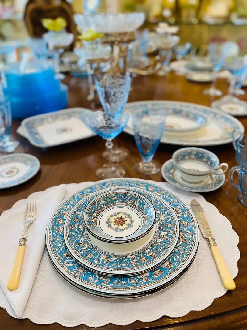 120 Pc. Authentic Wedgewood Florentine Turquoise Bone China. Made In ...