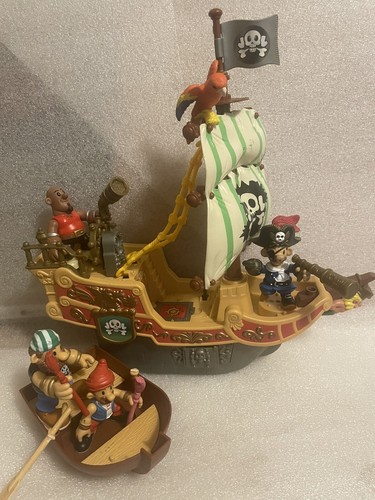 Keenway Pirate Set---Ship, Rowboat, Captain, Mate, Parrot & Two ...