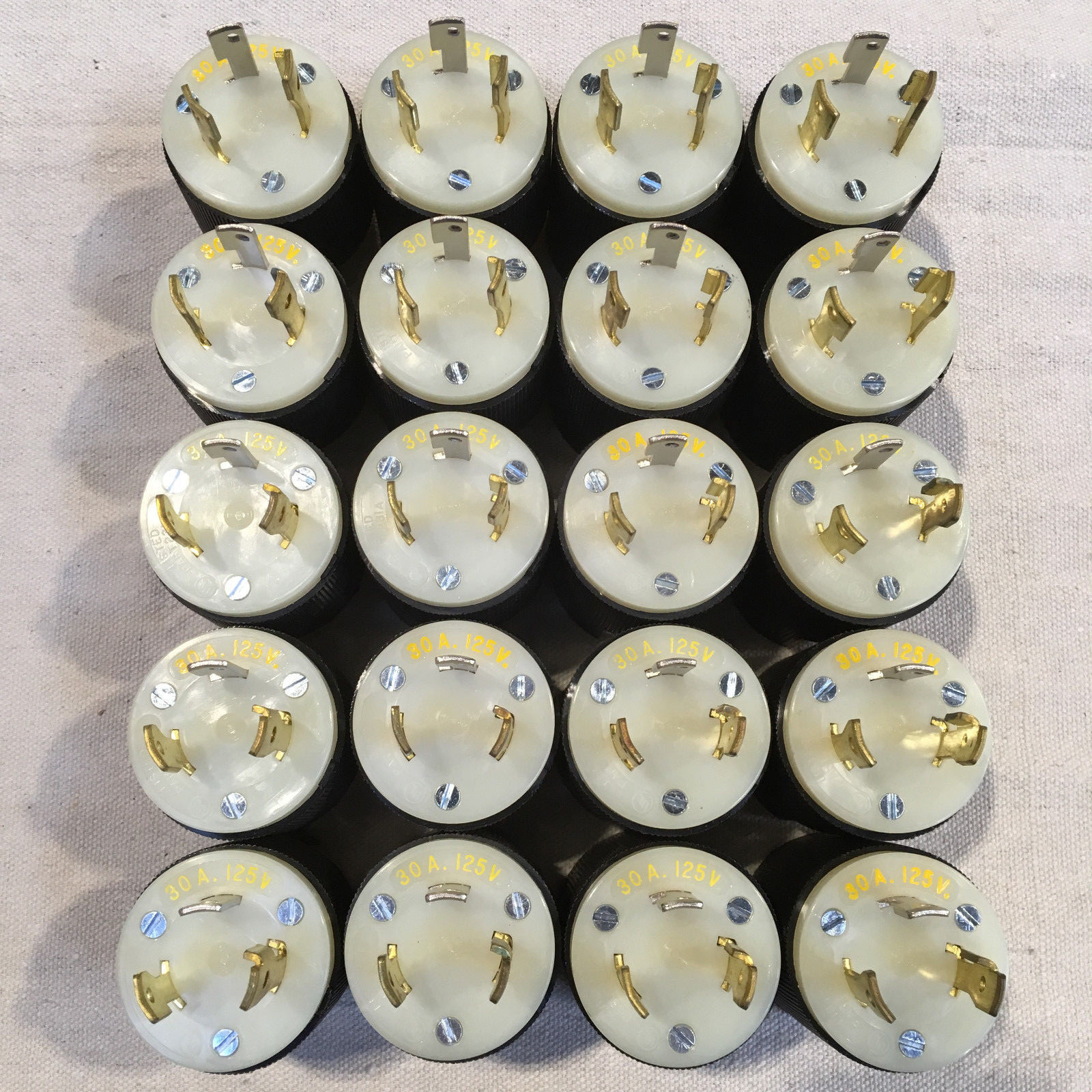 Lot of (20) Hubbell 2611 30A 125V 2 Pole 3 Wire Twist Lock Male Cord ...