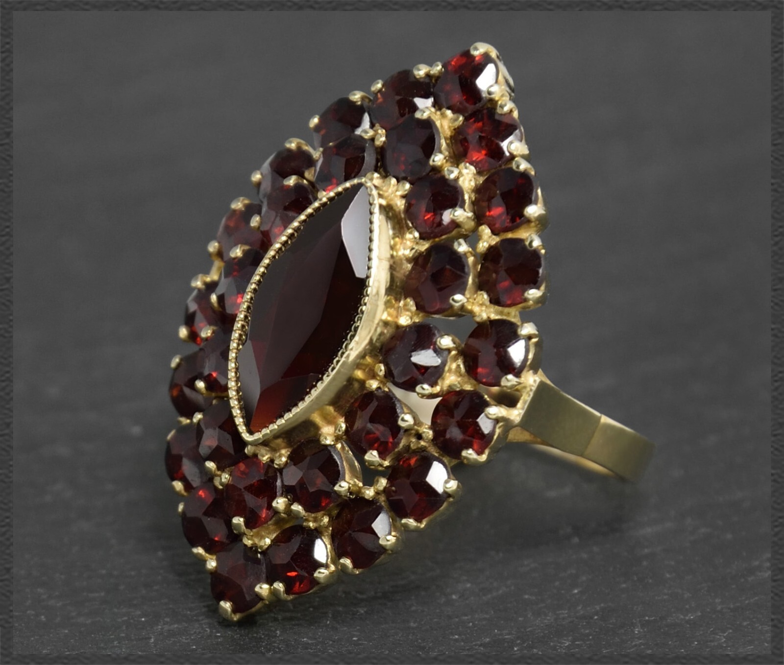 Granat Ring mit 5,80ct, Vintage (um 1950) Damen Cocktailring aus 333 ...