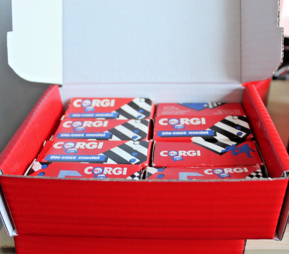 Corgi cars x8.Jag track/Iveco/Porsche/Police/Volvo/BMW/Jag40/jeep box10 ...