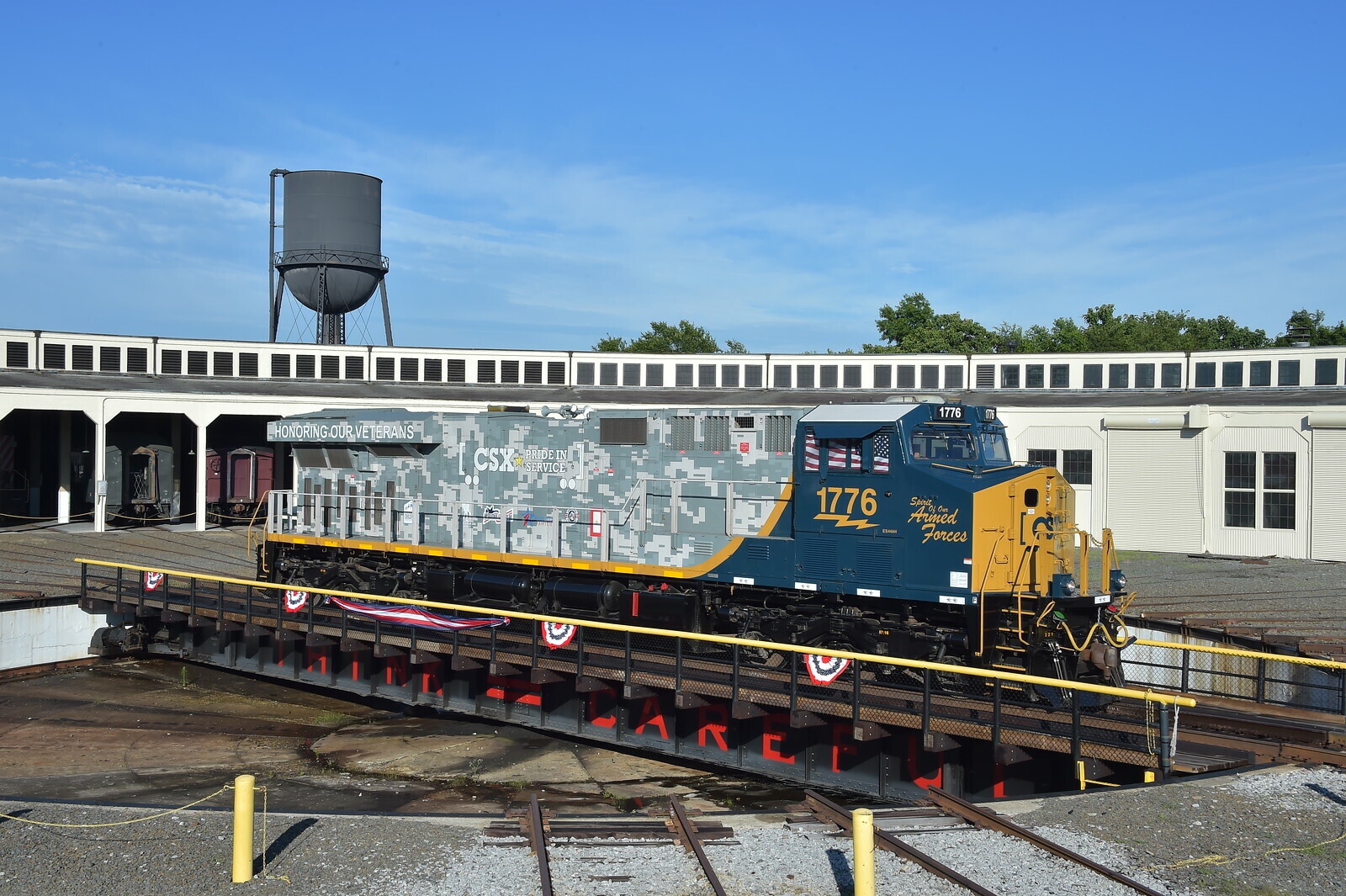 CSX ES44AH Honoring Our Veterans HO Scale Decal Set Walthers ...