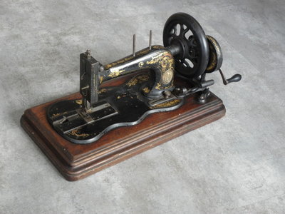 ANTIQUE SEWING MACHINE singer old Hand Crank TOOLS vintage century iron ...