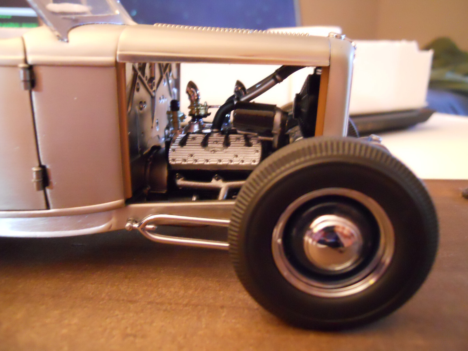 1932 Ford Model 18 Flathead V8 Deuce Coupe Diecast Model Scale 1:18 | eBay