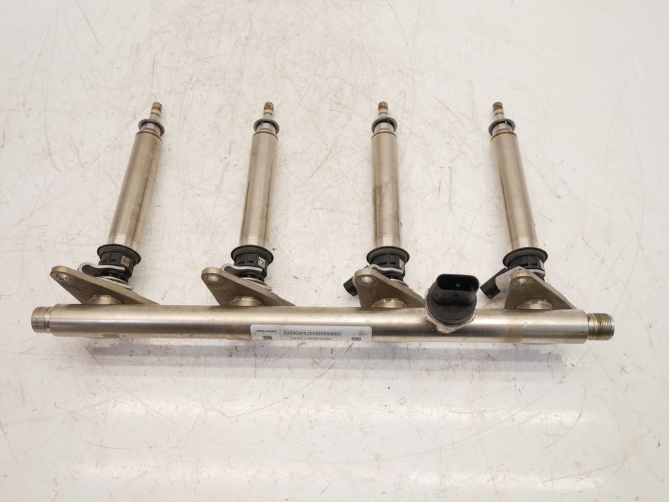 Injection rail for 2017 Mercedes Benz C-Class W205 4.0 V8 M177.980 177. ...