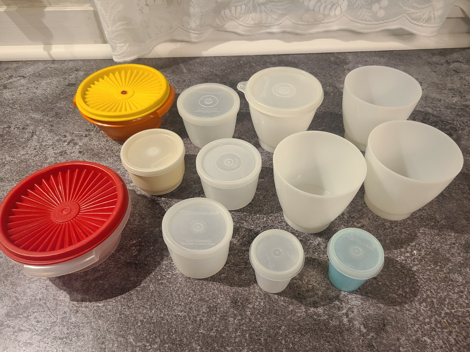 Vintage Tupperware Lot of 21 pieces Small Containers w lids - bowls ...
