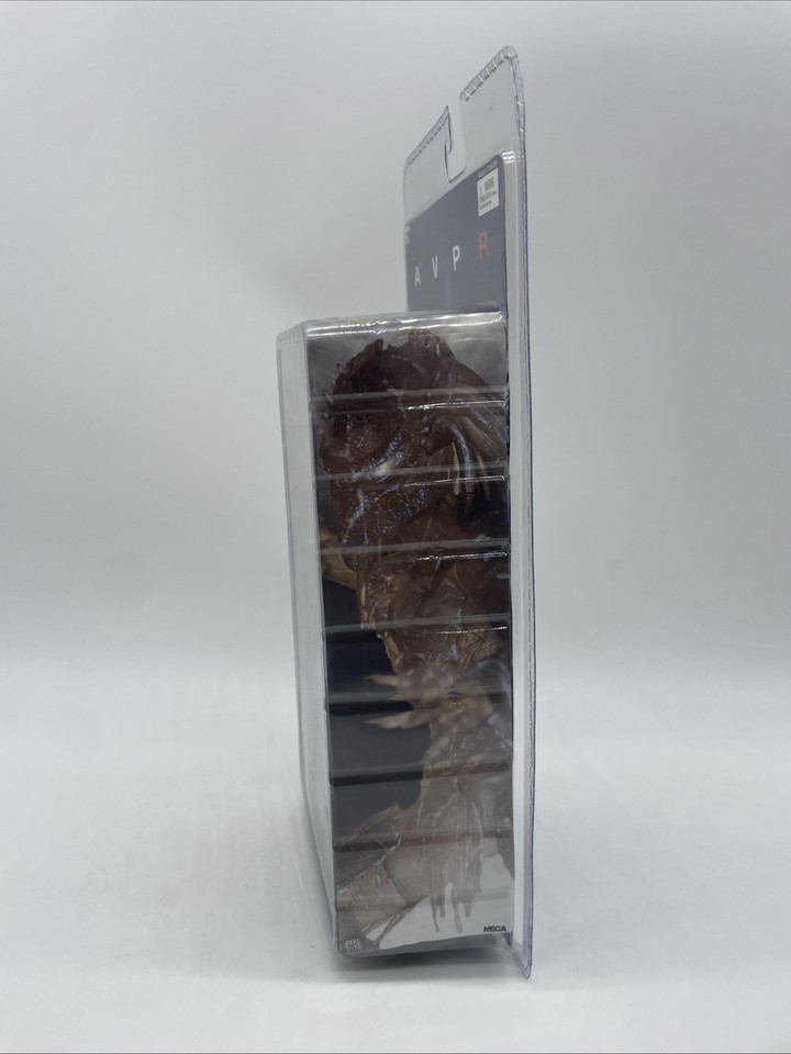 NECA ALIENS VS PREDATOR REQUIEM STEALTH CLOAKING WOLF PREDATOR SEALED ...