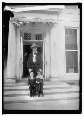 George Auger & Mr. & Mrs. Doll,5/17/22,May 1922,National Photo Company ...