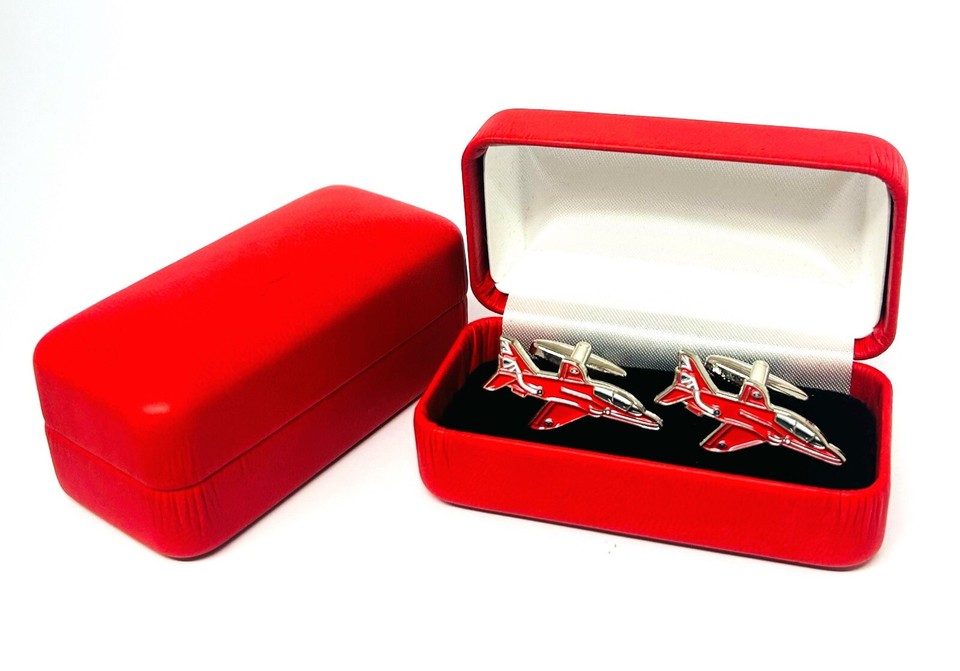 RAF Red Arrows Hawk Aircraft Plane Lapel Pin Badge, Enamel & Metal 48 ...