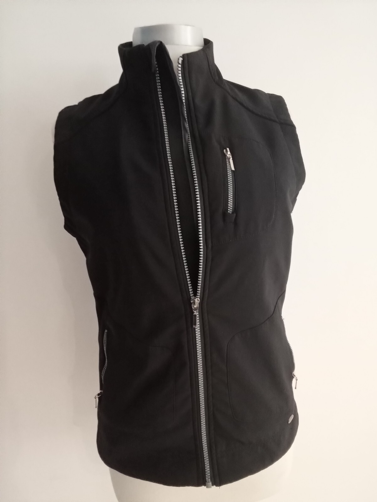 Huski Explorer,Black Vest Size8 | eBay Australia
