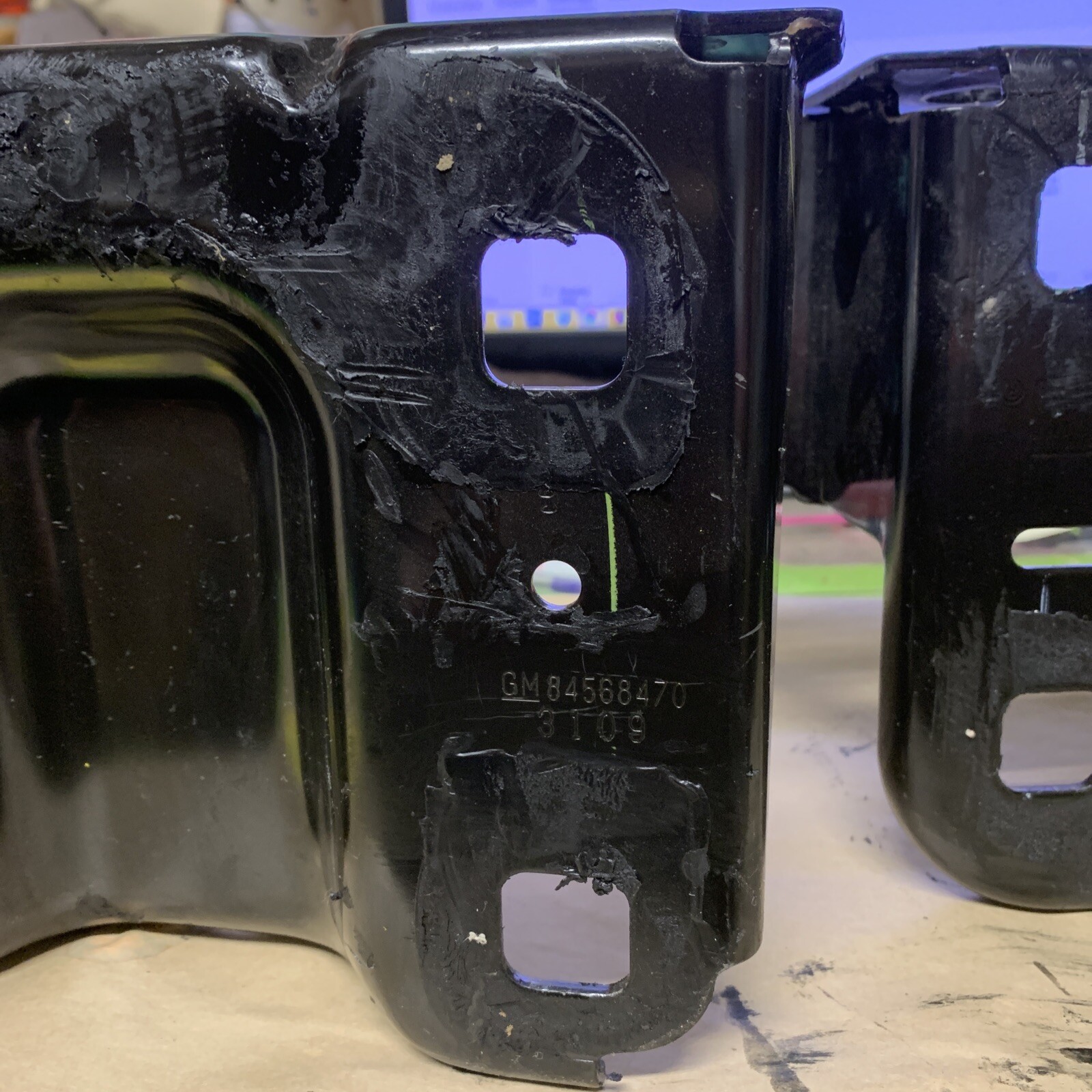 2020-21 Silverado Sierra 3500 2500 HD Front Support Brackets 84568470 ...