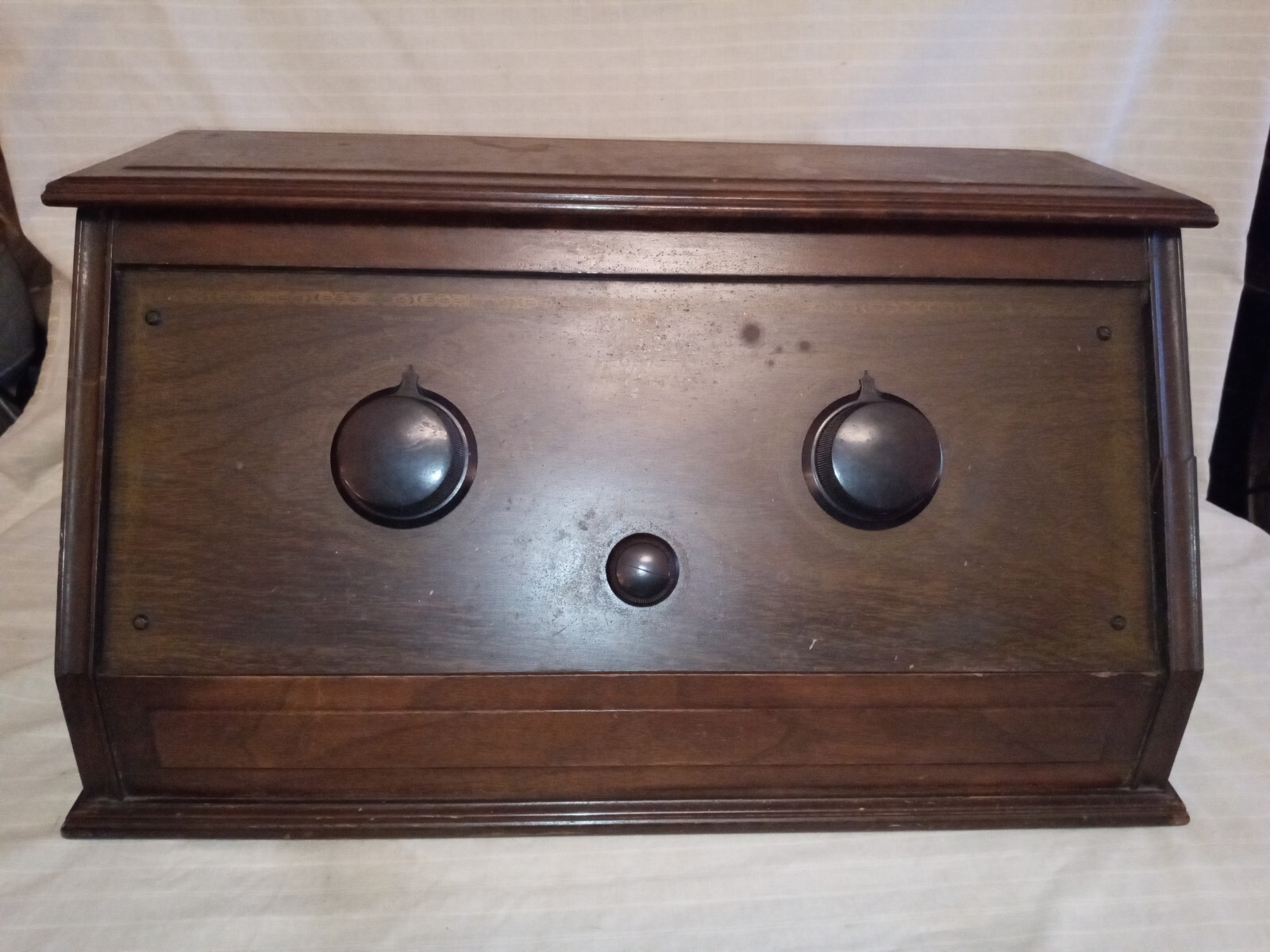 Antique early 1920s Wards Airline 5-tube (UX201) AM Broadcast Radio ...
