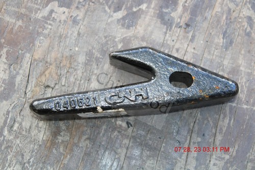 CNH 040621 Tooth Original Weld On Adapter Bucket Teeth | eBay