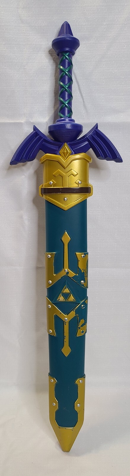 Nintendo: The Legend Of Zelda: 26 Inch Master Link Co… - Gem