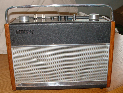 Vintage 1970s British Hacker Hunter RP38A VHF FM MW LW Portable ...