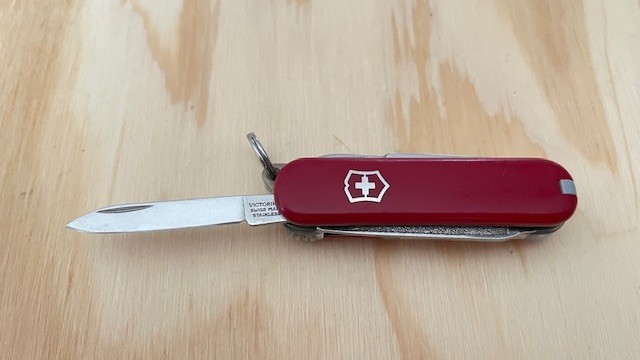 Victorinox USB 4GB Thumb Drive Swiss Army Knife With Pen Multi Tool Red ...
