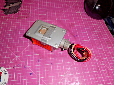 PRECISION MULTIPLE CONTROLS PHOTOELECTRIC CONTROL 120VAC T-15, 1800 ...