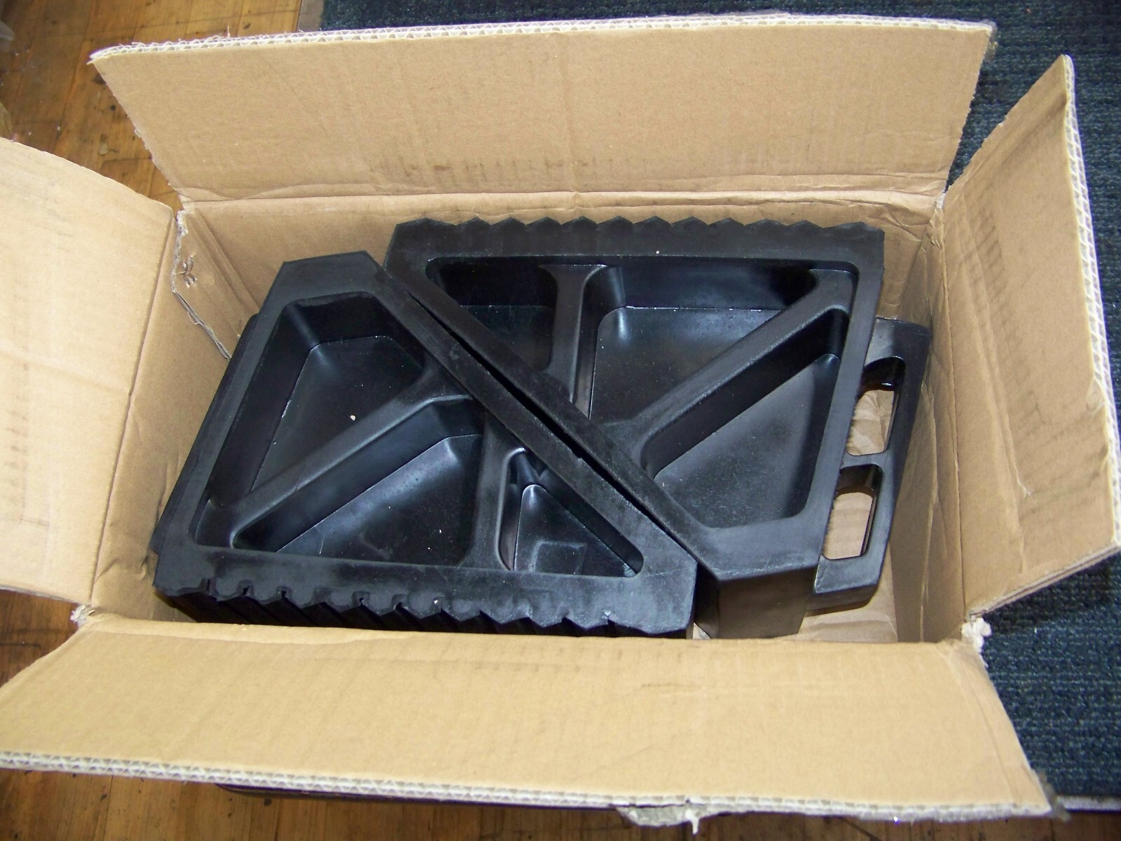 ULine Chocks with Handles Rubber 4 1/2 x 10 1/2 x 7" H-4193 New | eBay