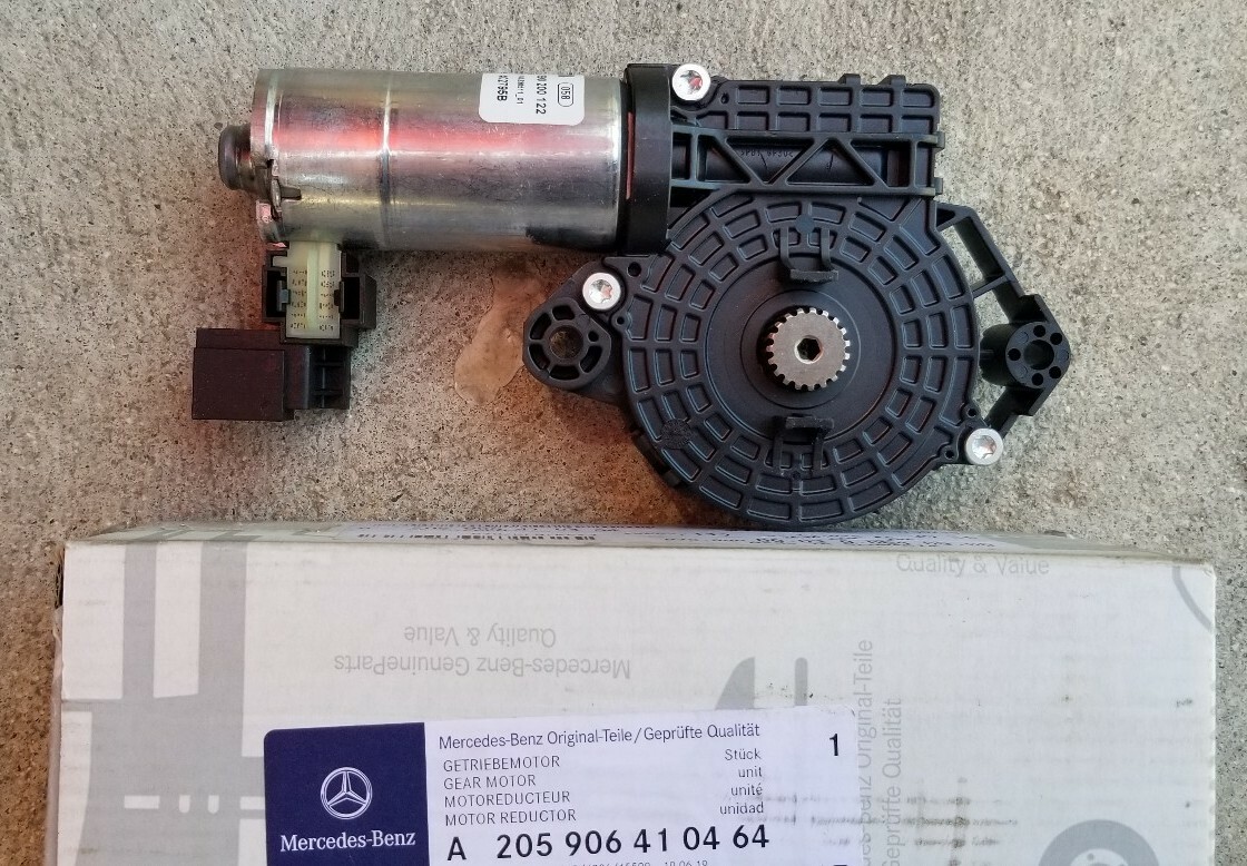 MERCEDES BENZ C300 SUNROOF SUN SHADE ROLLER BLIND MOTOR 2015-2019 ...