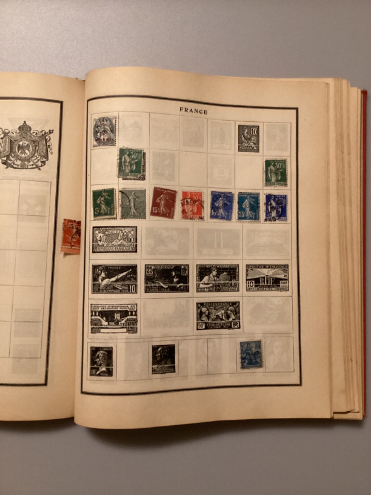 VINTAGE MODERN POSTAGE STAMP ALBUM WITH MANY STAMPS INCLUDED | eBay