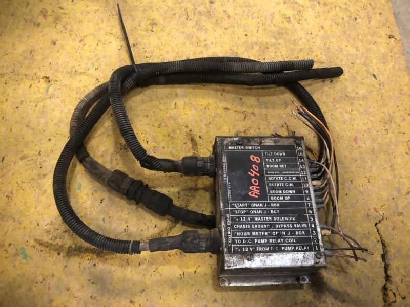 1989 Ford F600 7.0L USED ALTEC AT200 Master Relay Fuse Switch Box ...