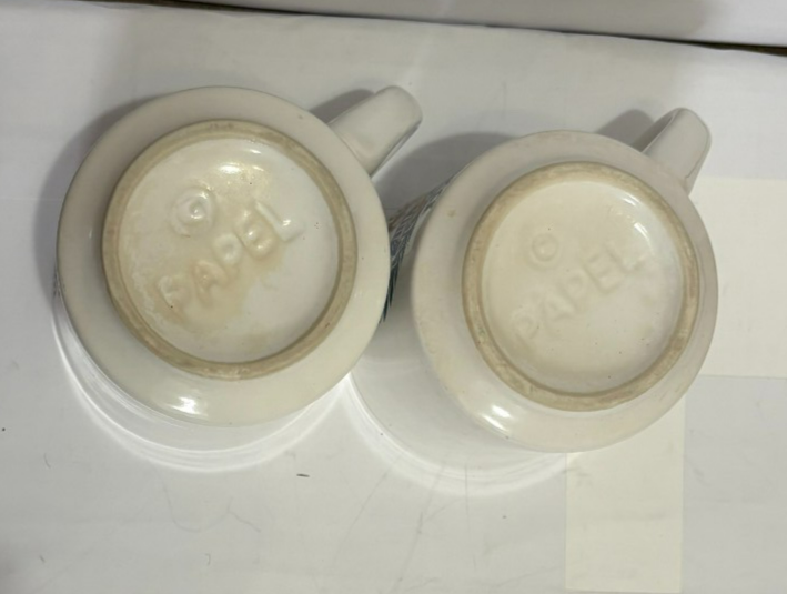 Papel vintage Mugs 1960's Era King & Queen Excellent Condition Please ...
