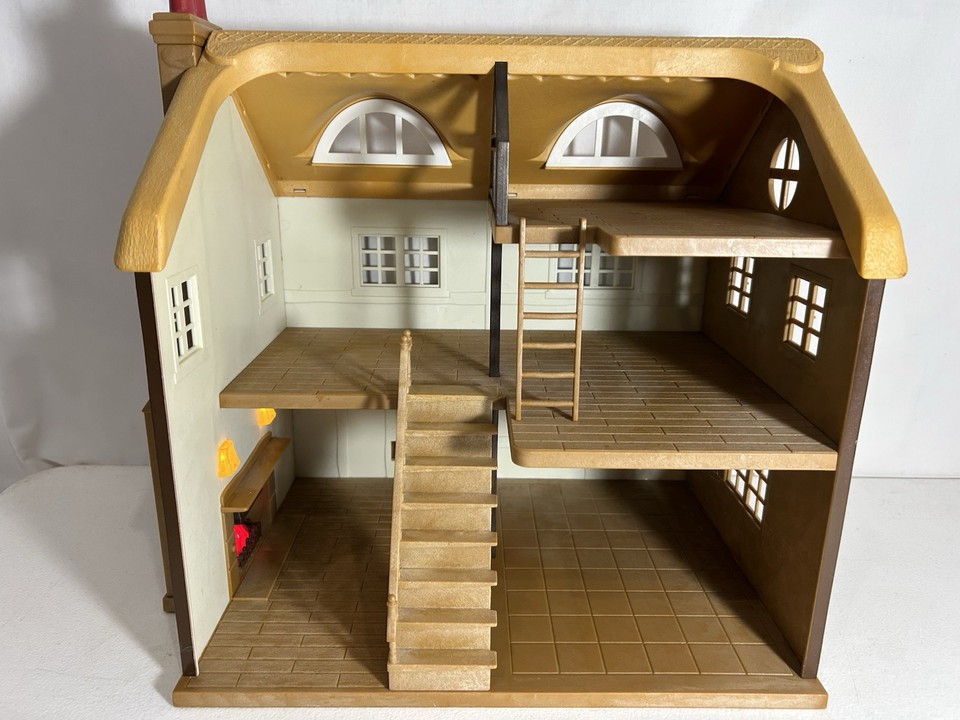 Calico critters/sylvanian families Highfield Farm House | eBay