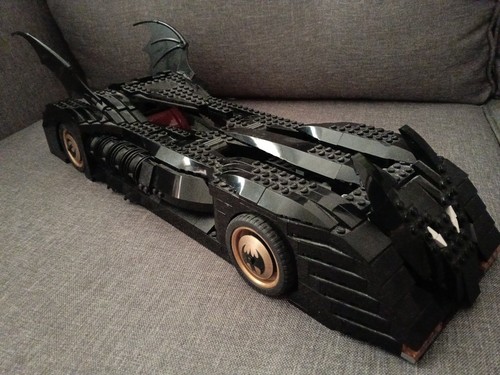 LEGO set 7784 Batman The Batmobile Ultimate Collectors' Edition Super ...