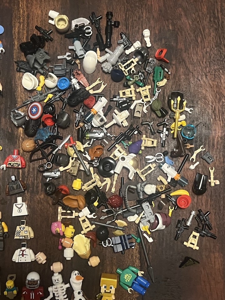 huge lot of 100+ Plus lego minifigures Star Wars, Marvel, Lego People ...