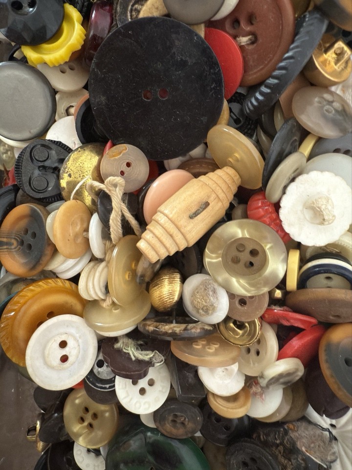 Huge Lot of Vintage Antique Buttons 7 1/2 Lbs Various Sizes Colors ...