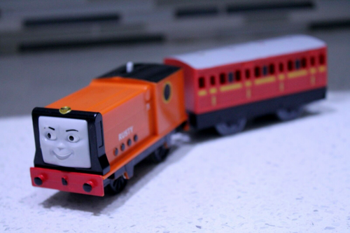 Trackmaster Motorized Thomas &Friends Train Rusty W/ Red Coach Car Hit ...