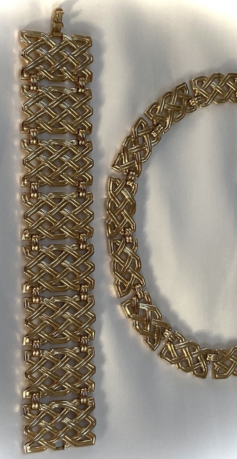 Vintage Trifari Brushed Gold Tone Basket Weave Link N… - Gem