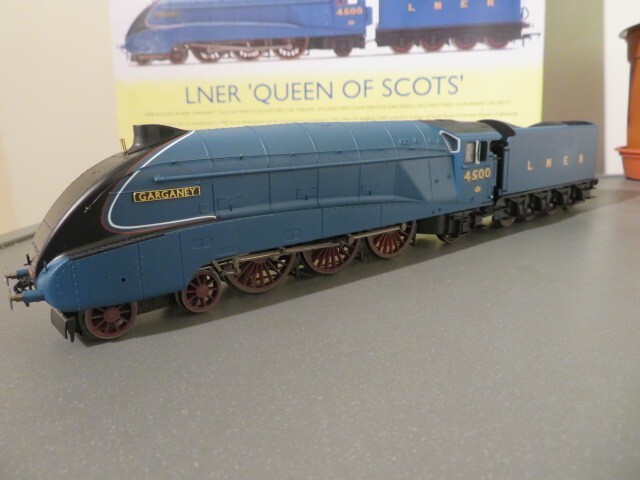 hornby r3402 lner queen of scots train pack limited edition out of 1000 ...