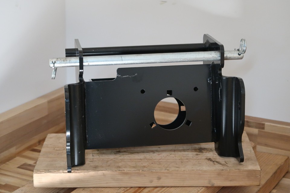 JOHN DEERE 1025R 1026R 2025R TRACTOR FRONT QUICK HITCH SUPPORT BRACKET ...