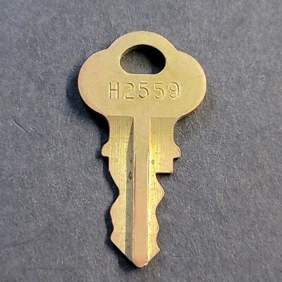 Vintage Chicago Lock Co No H2559 Vending Machine Padlock Key Approx 1.5 ...