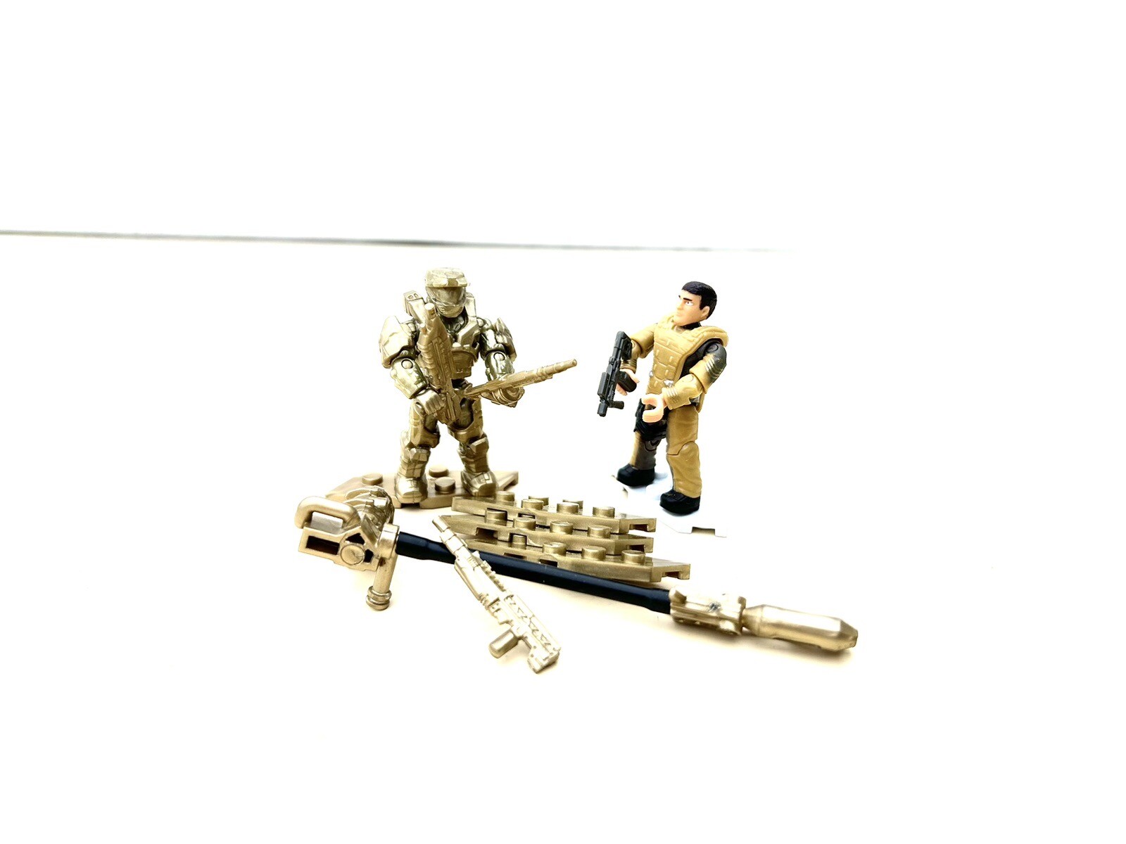 Lego halo mega bloks Golden Master Chief & Gold Pieces W/ Captain Lasky ...