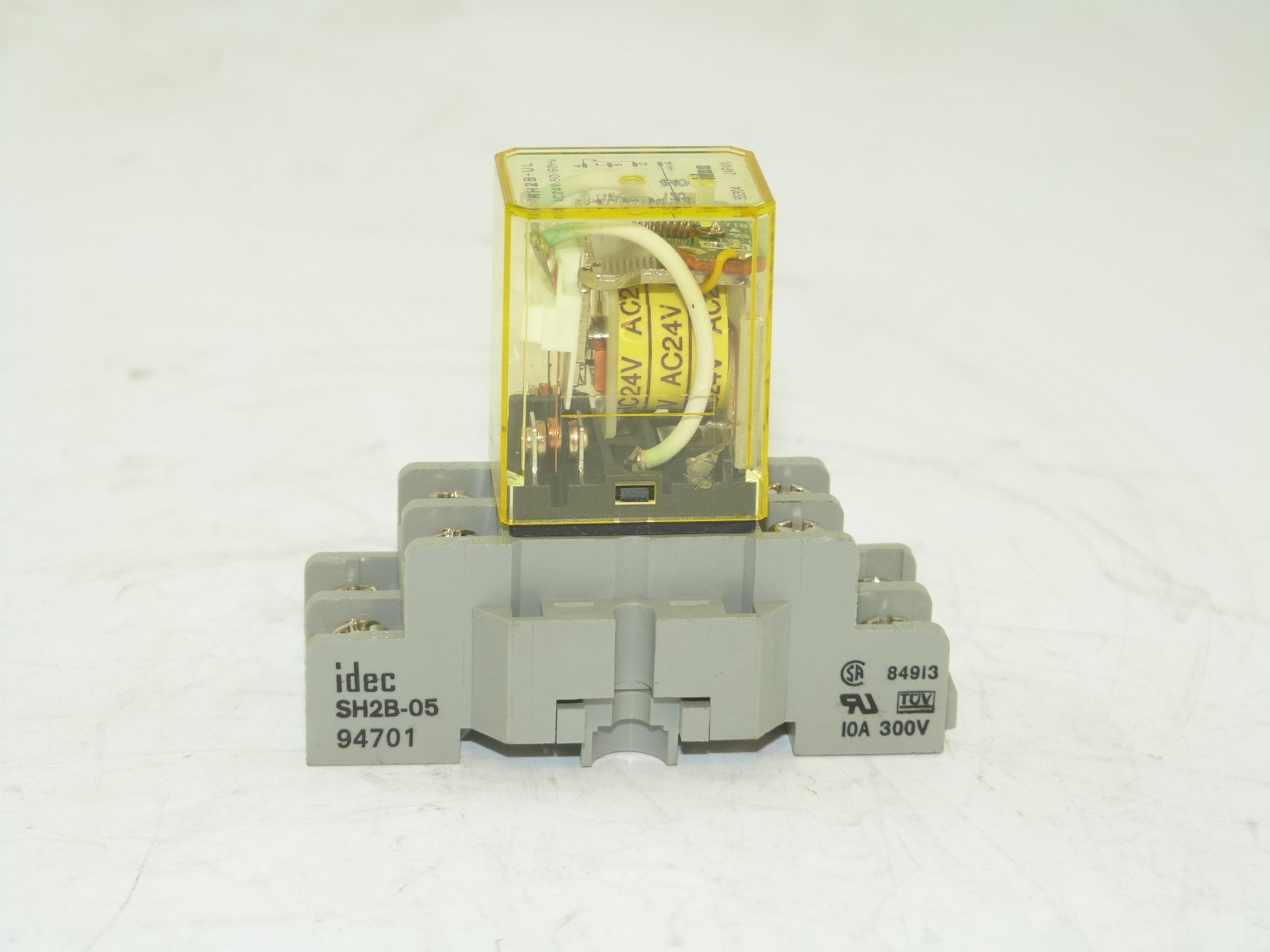 Idec RH2B-UL Relay 24v With SH2B-05 Base Used | eBay