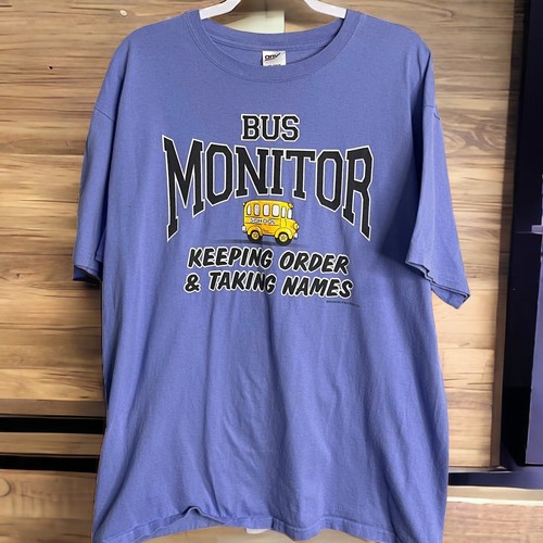 Bus Monitor Graphic Print T-Shirt Unisex XL Casual Academia Short ...
