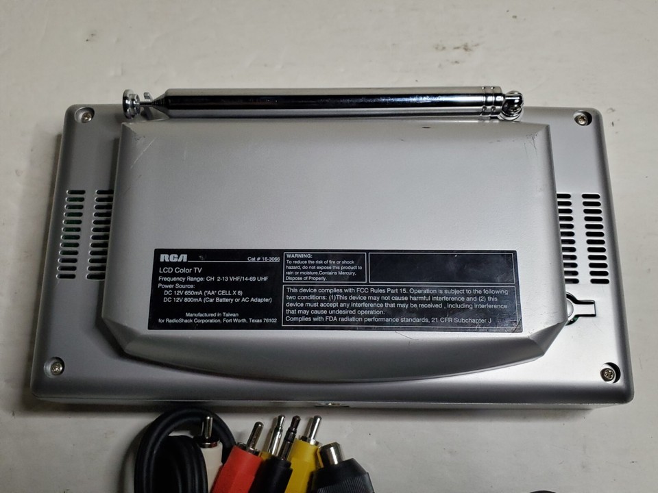RCA LCD Color TV Television Portable AC & Battery 16-3066 Working (no ...