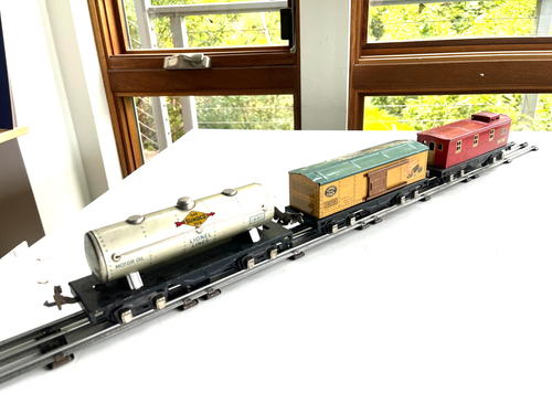LIONEL 1679, 1680, 1682, PRE-WAR, BABY RUTH BOX, SUNOCO TANK , CABOOSE ...