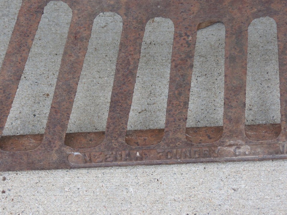 Vintage Cast Iron Tree Grate Neenah WI Foundry Industrial Architectural ...