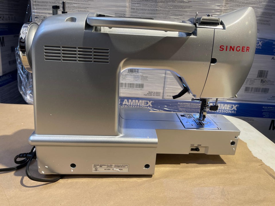 SINGER Special Computerized Portbale Sewing Machine - LCD Screen. | eBay