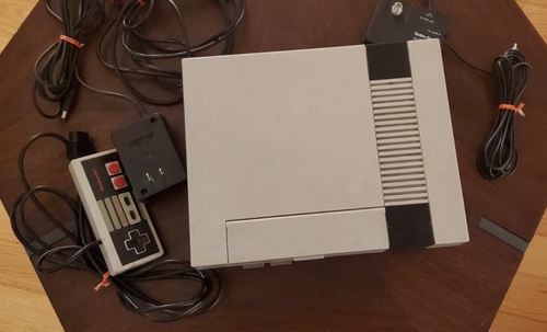 Nintendo NES Console w/ Super Mario/Duck Hunt 1 Controller, Video ...