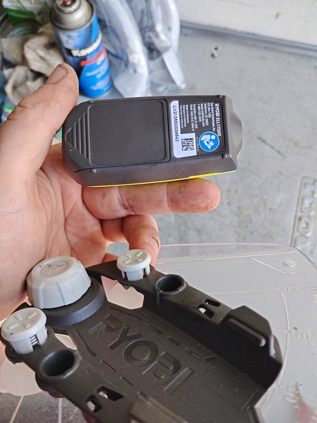 Ryobi Multi Surface Laser Level ELL1750 ID - Multiple Mounting Options ...
