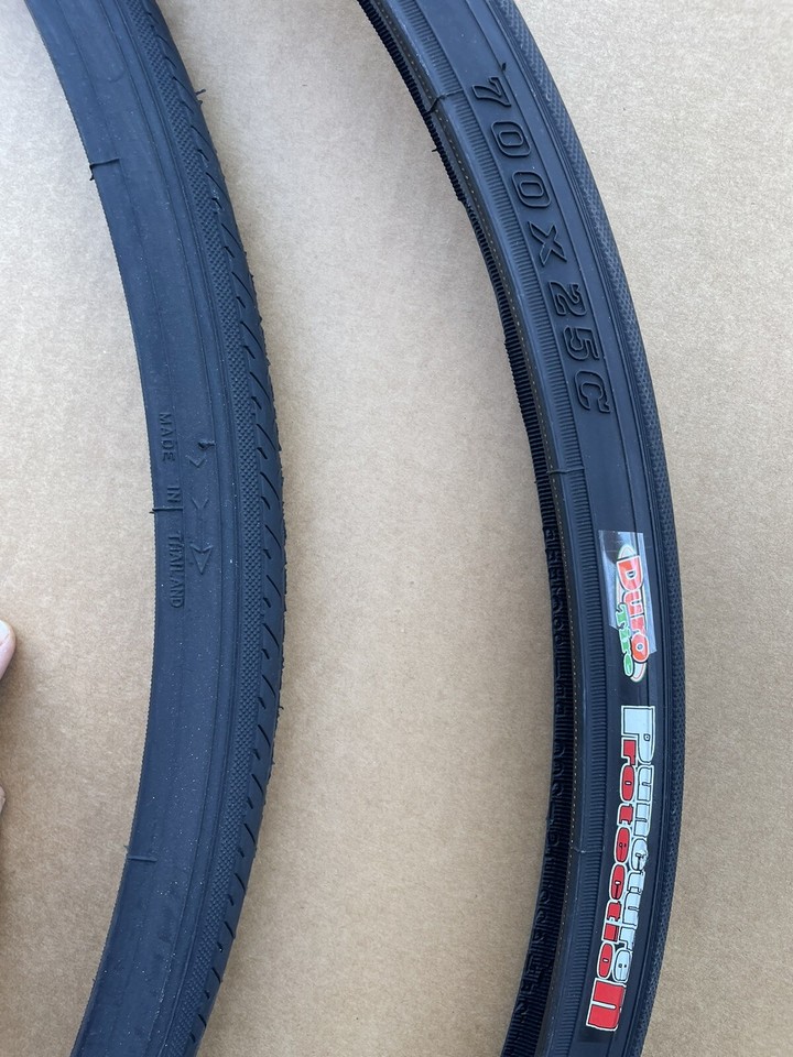 700 x 25C Road Bike Tires Tubes PUNCTURE PROOF Black DURO Speedy Arrow ...