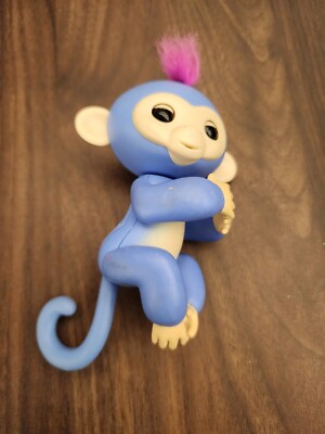 Fingerlings Baby Blue Interactive Baby Pet Needs Fresh Batteries | eBay