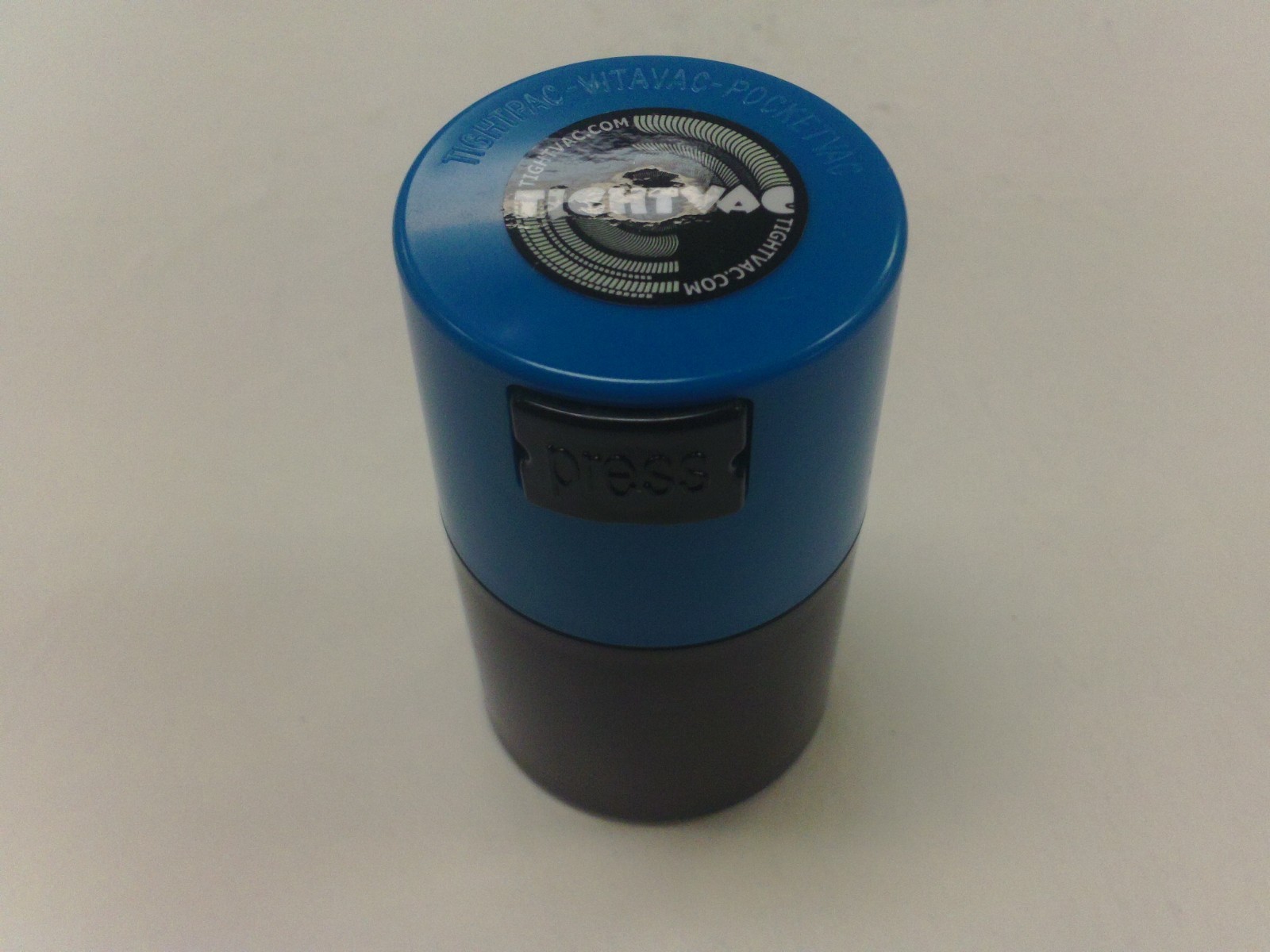 TIGHTVAC POCKETVAC .06 LITER SMELL AIR PROOF CONTAINER VACUUM SEALED ...